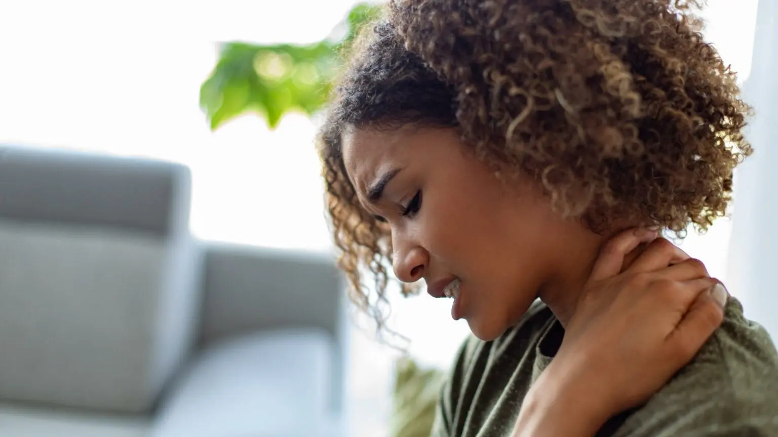 How To Fix The Bone Sticking Out On The Back Of Your Neck